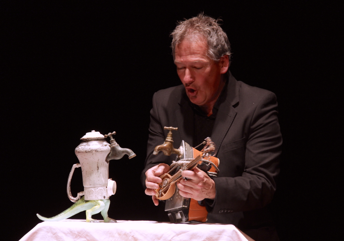 Festival du volcan du Montpeloux "Parades nuptiales en Turakie ...